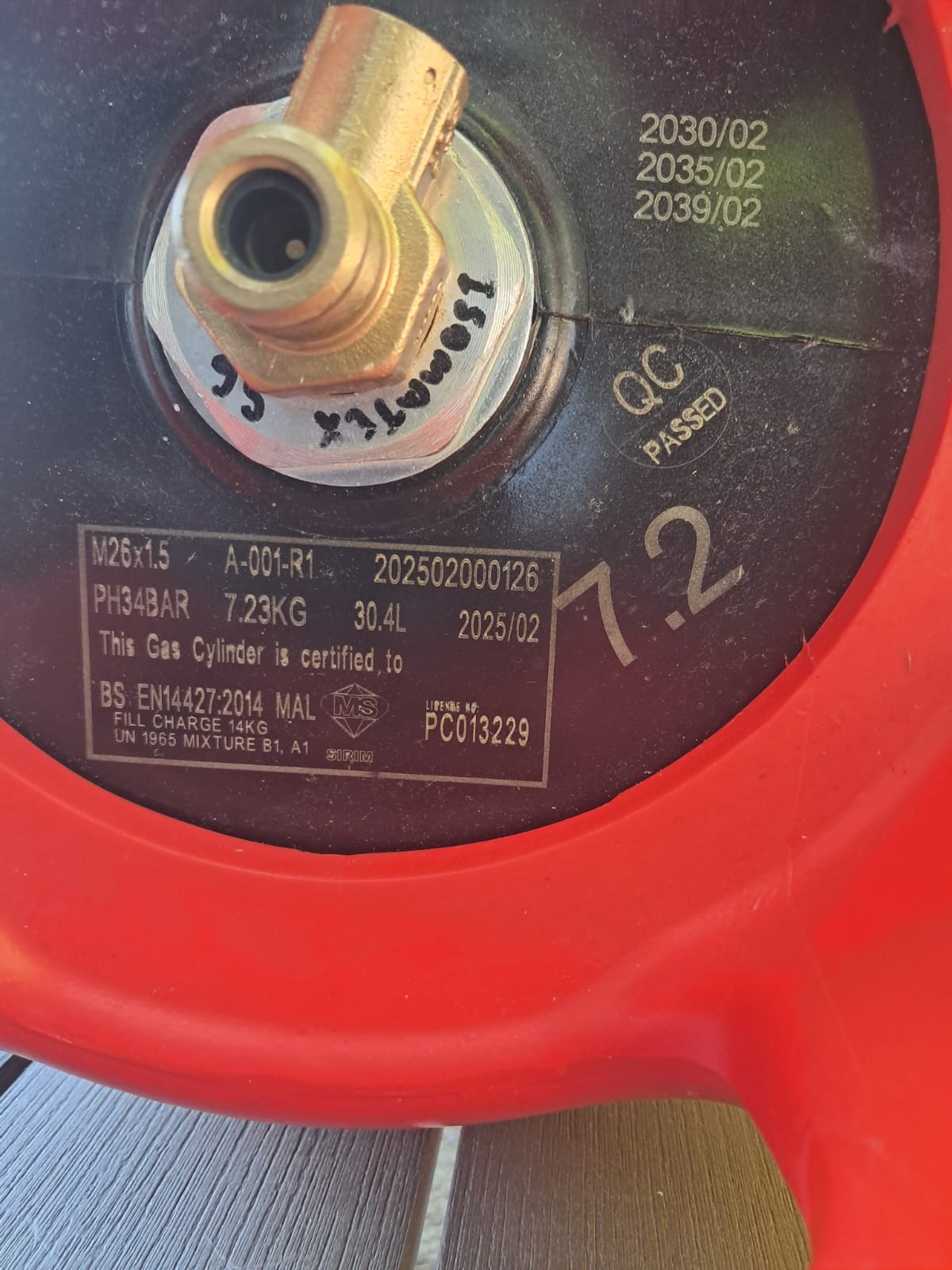 RELANCE DES POLES REGIONAUX: une unité de production des bonbonnes de ...