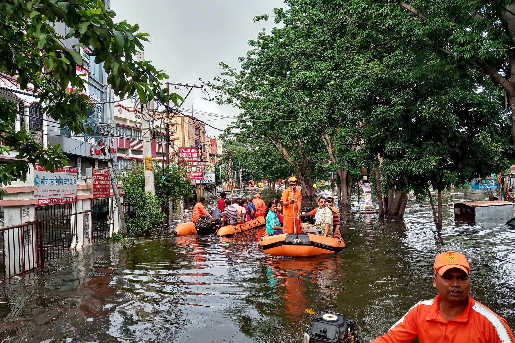 Inde: 4 morts et 100 disparus après une crue soudaine dans une localité ...