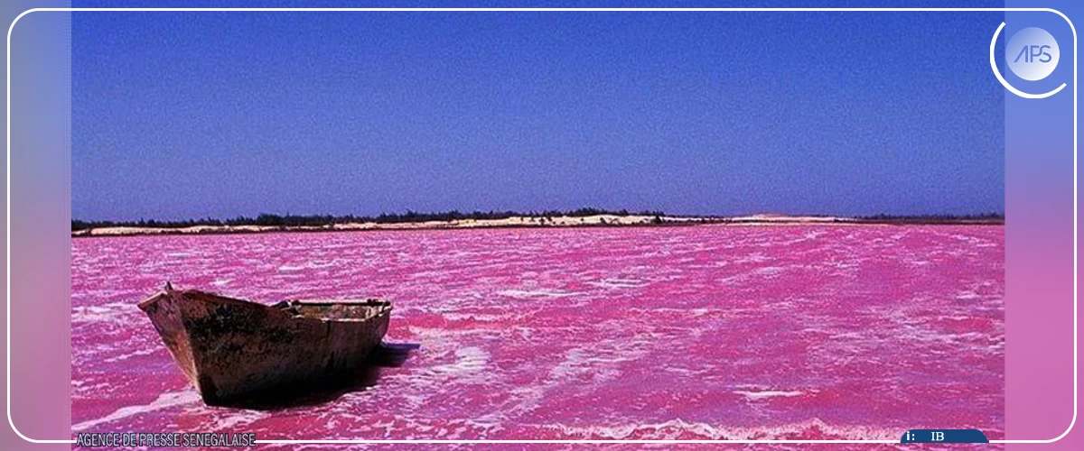 Le Lac Rose retrouve sa couleur après des années de ”déséquilibre ...